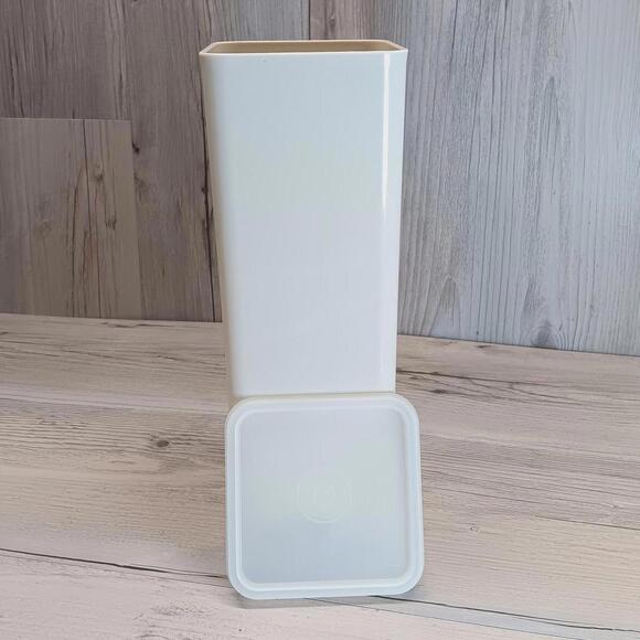 Tupperware | Kitchen | Tupperware Tan Storage Container With Lid | Poshmark